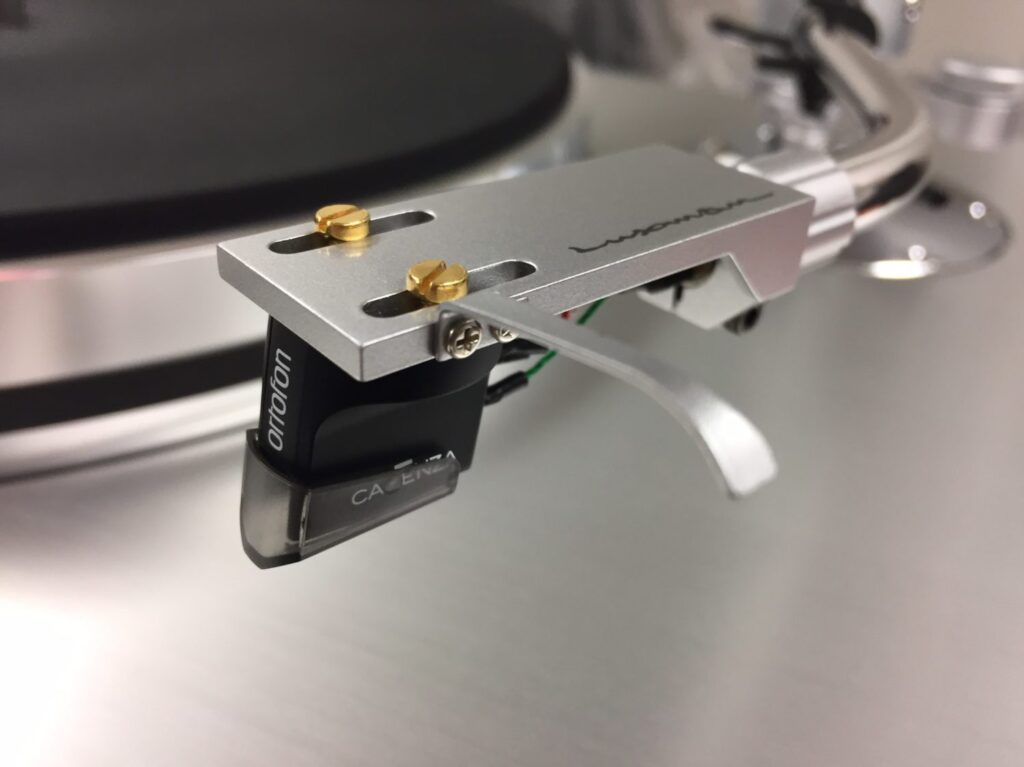 Luxman PD-171A Turntable Installation | LiQUiD AUDiO