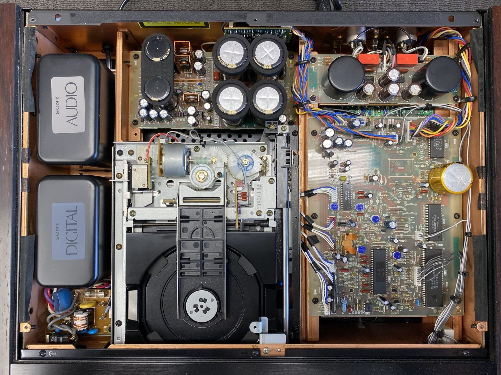 What's Better: An Older CD Player Or A New One? | LiQUiD AUDiO