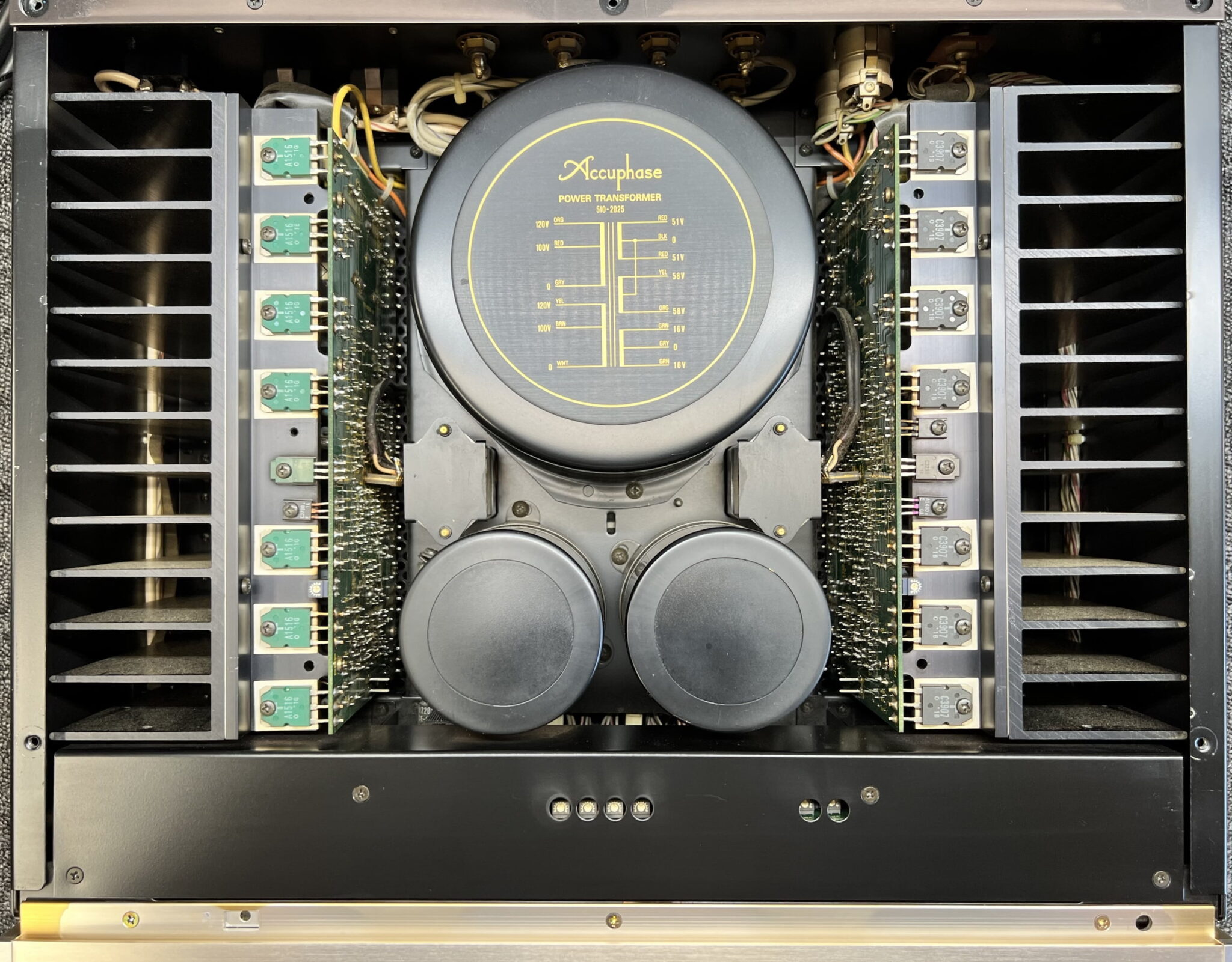 Gorgeous Accuphase P-360 Power Amplifier Overhaul | LiQUiD AUDiO