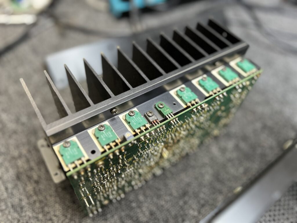 Gorgeous Accuphase P-360 Power Amplifier Overhaul | LiQUiD AUDiO