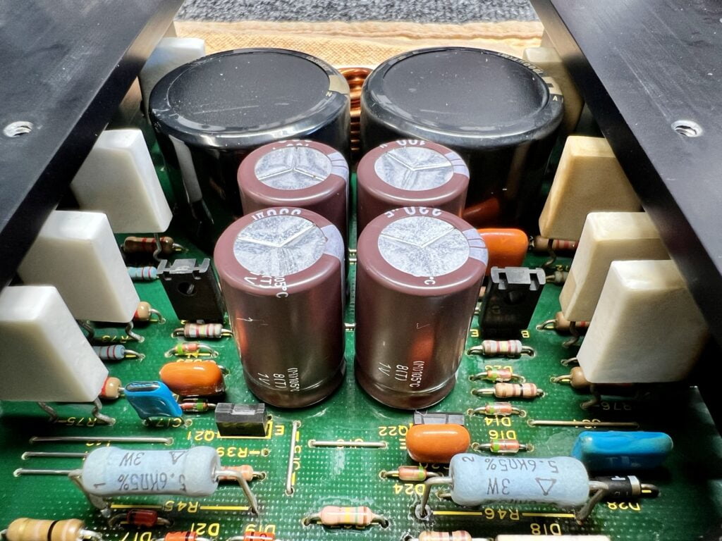 Gorgeous Accuphase P-360 Power Amplifier Overhaul | LiQUiD AUDiO