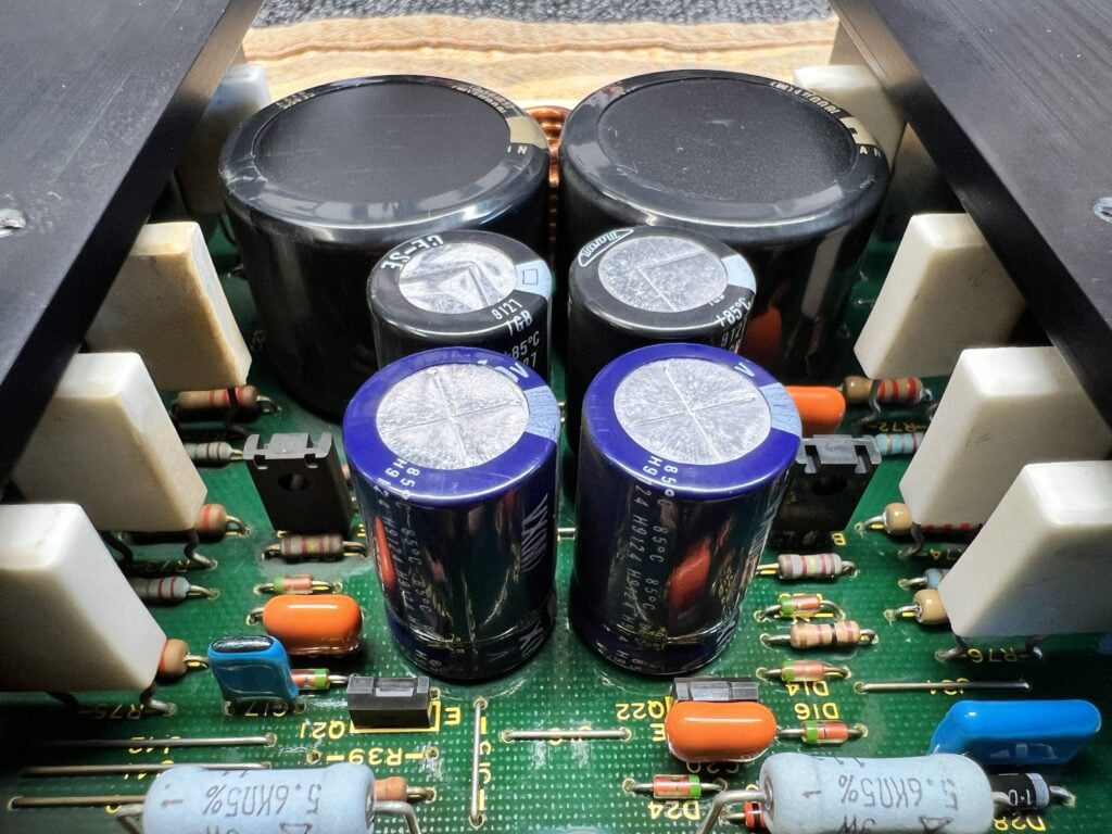 Gorgeous Accuphase P-360 Power Amplifier Overhaul | LiQUiD AUDiO