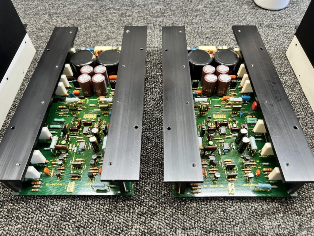 Gorgeous Accuphase P-360 Power Amplifier Overhaul | LiQUiD AUDiO