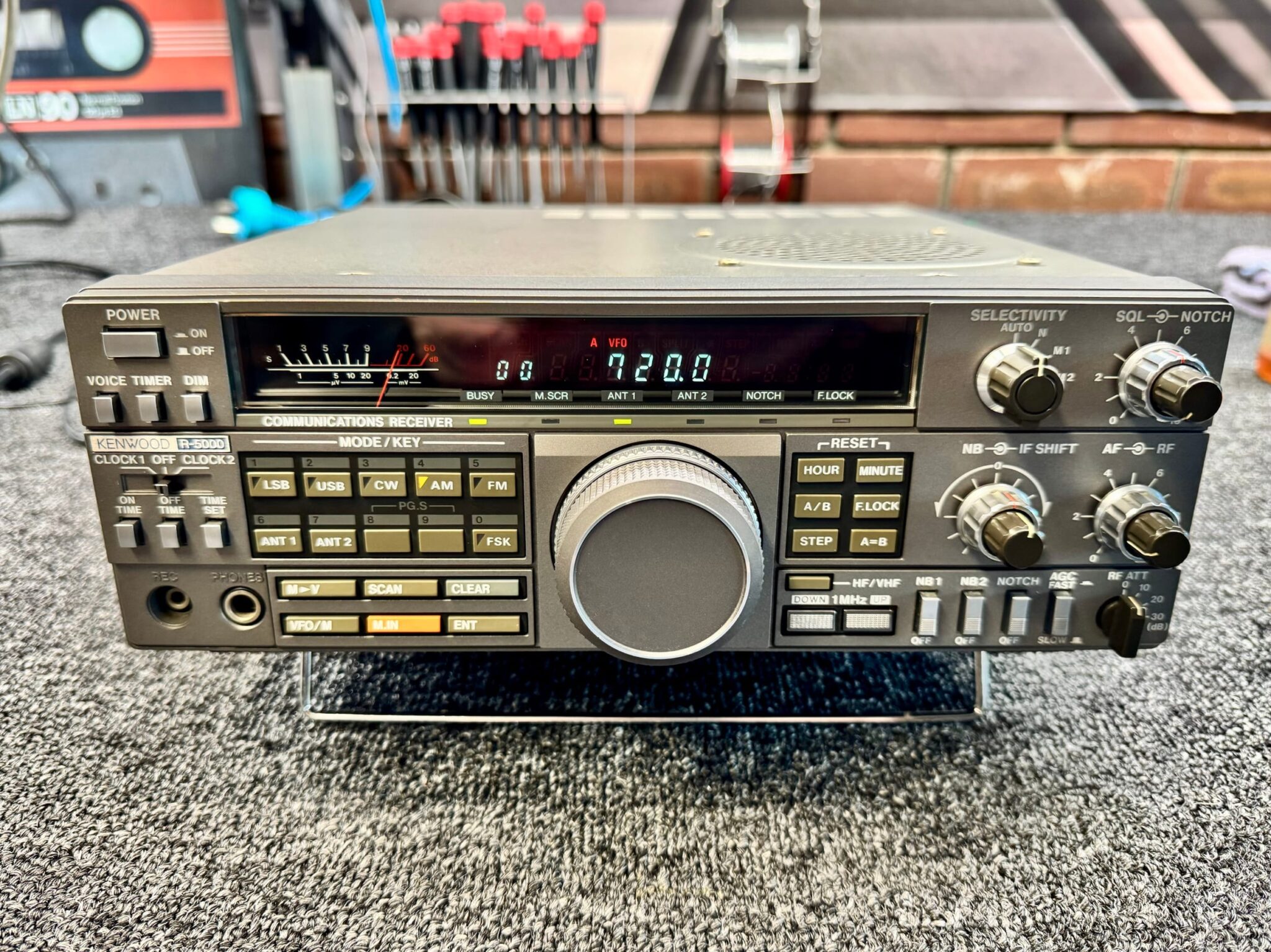 Amazing Kenwood R-5000 Shortwave Receiver! | LiQUiD AUDiO